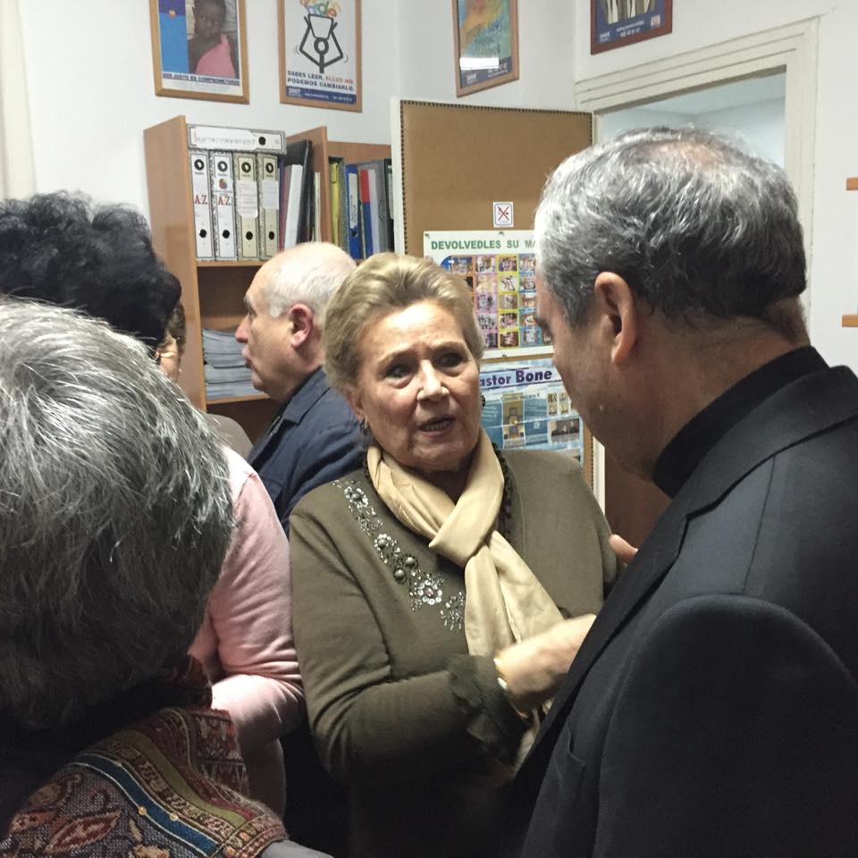 Visita de nuestro obispo, D.Jesus Catala, a Manos Unidas Málaga | ONG ... Visita de nuestro obispo, D.Jesus Catala, a Manos Unidas Málaga | ONG ...